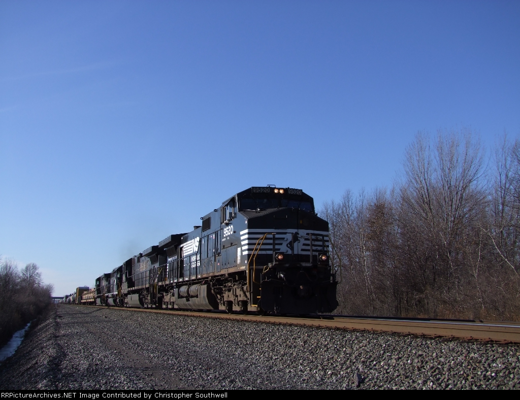 NS 9520 eastbound